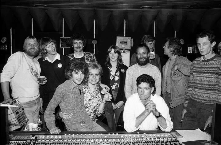 40 years of punk: The surprising Slim Dusty connection to The Saints ...