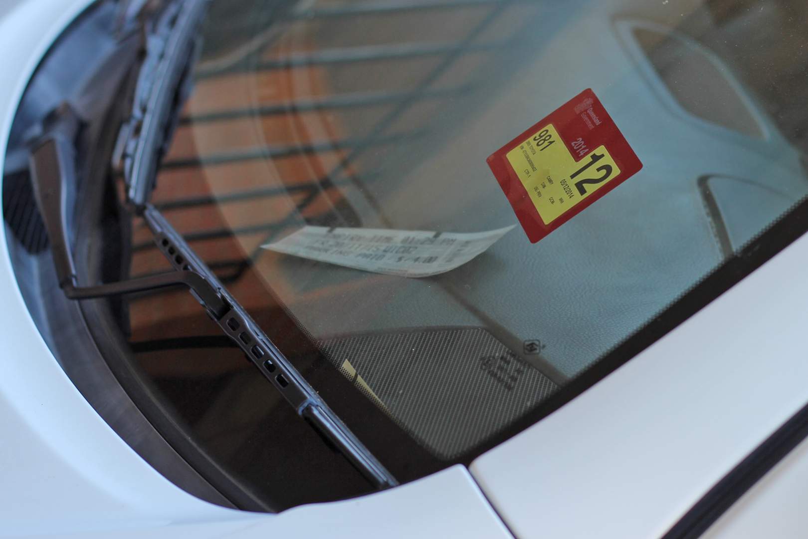 Some Queensland motorists unstuck by sticker-less registration - ABC News