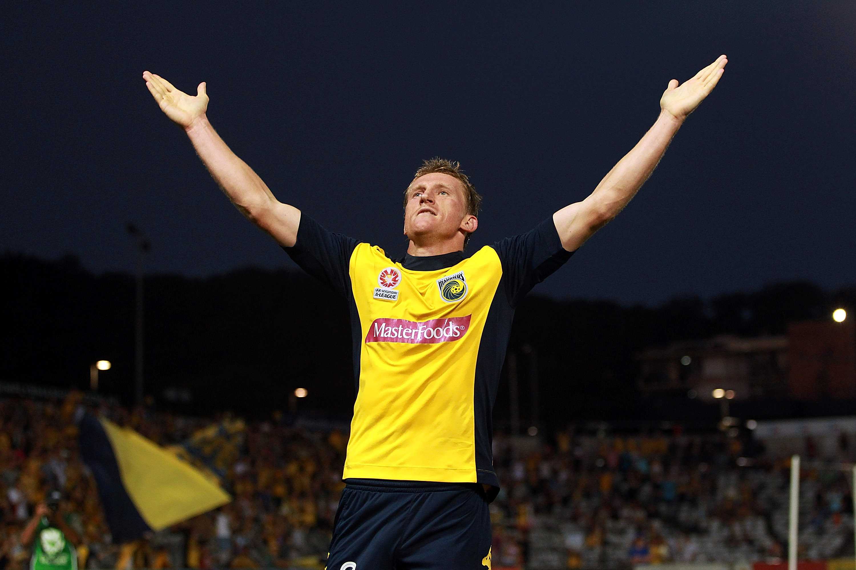 Mariners edge Victory to make grand final - ABC News