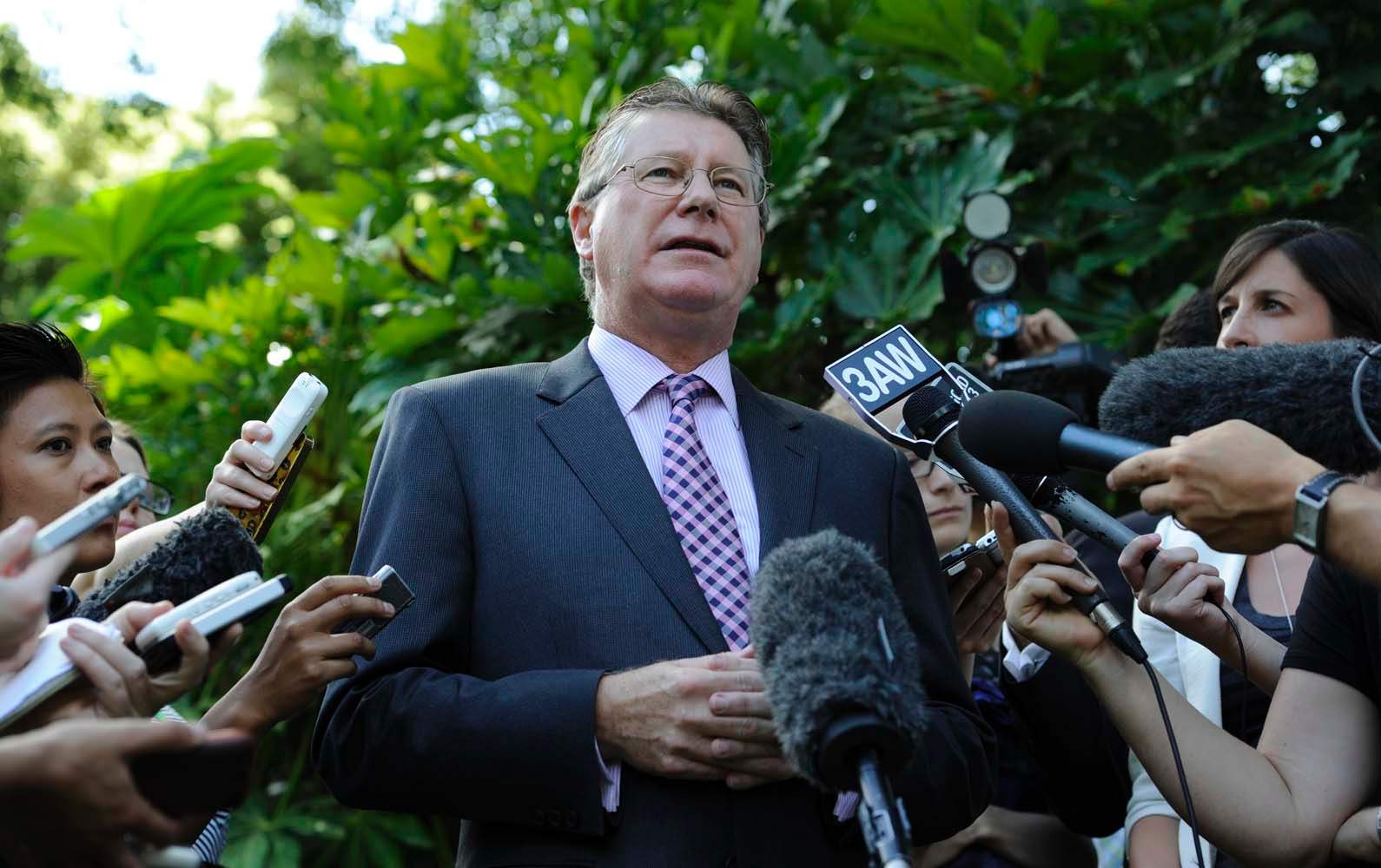 Napthine won't 'pre-empt' talks with rebel MP - ABC News