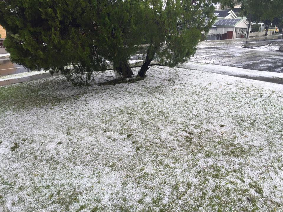 No major damage reported as hail, thunderstorms lash Brisbane, Logan - ABC News