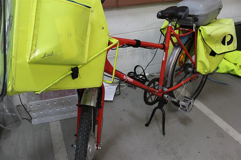 Posties get on their e-bikes as deliveries go green - ABC News