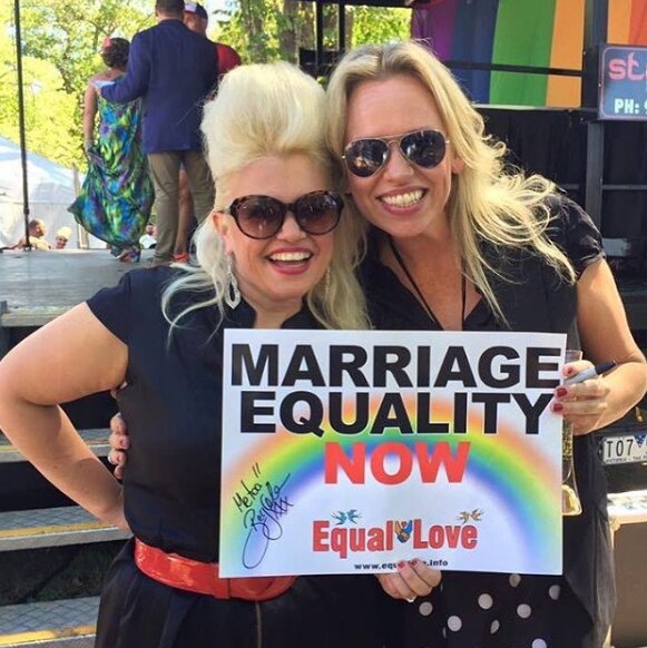 Beccy Cole fights for same-sex marriage while making wedding plans with ...
