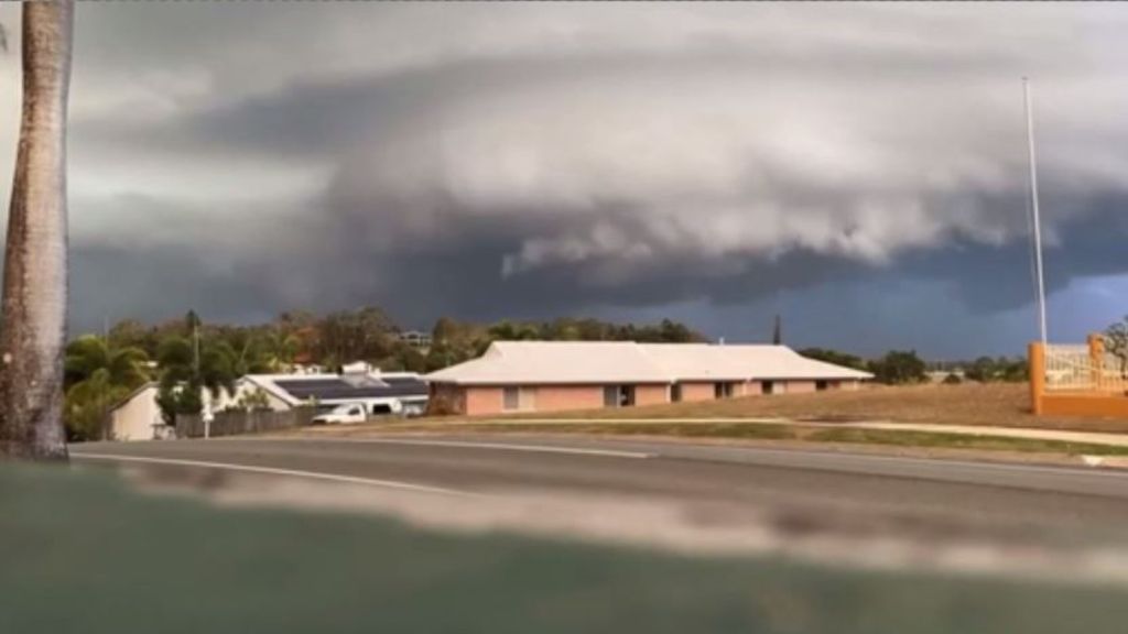 A massive storm cell formed over Mackay, producing strong winds and ...