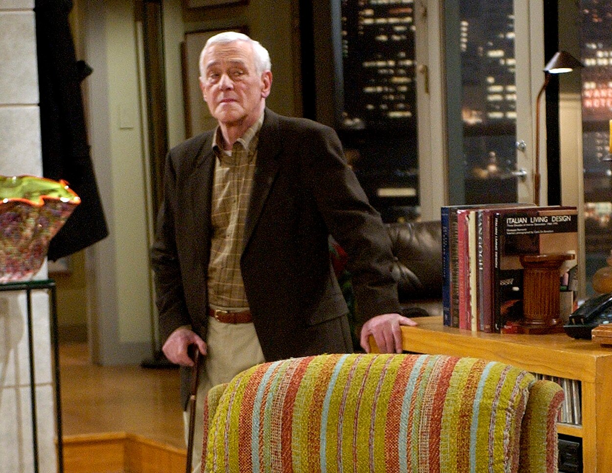 John Mahoney, who played cranky dad on Frasier, dies at 77 - ABC News