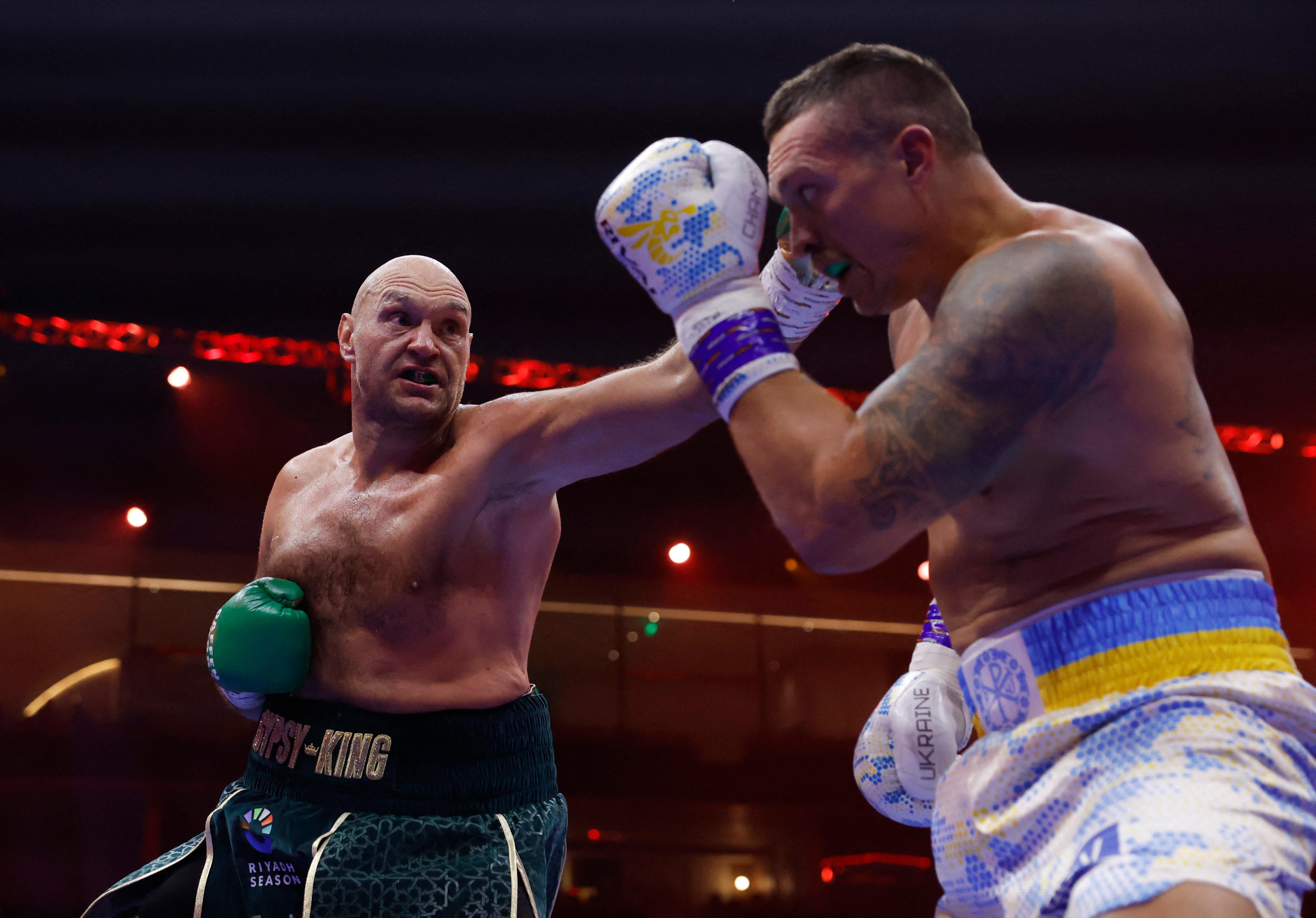 Oleksandr Usyk defeats Tyson Fury to become undisputed heavyweight ...