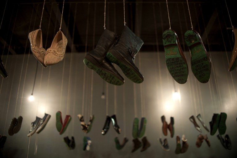 Mexican drug cartels' victims tell their stories in hanging shoes ...