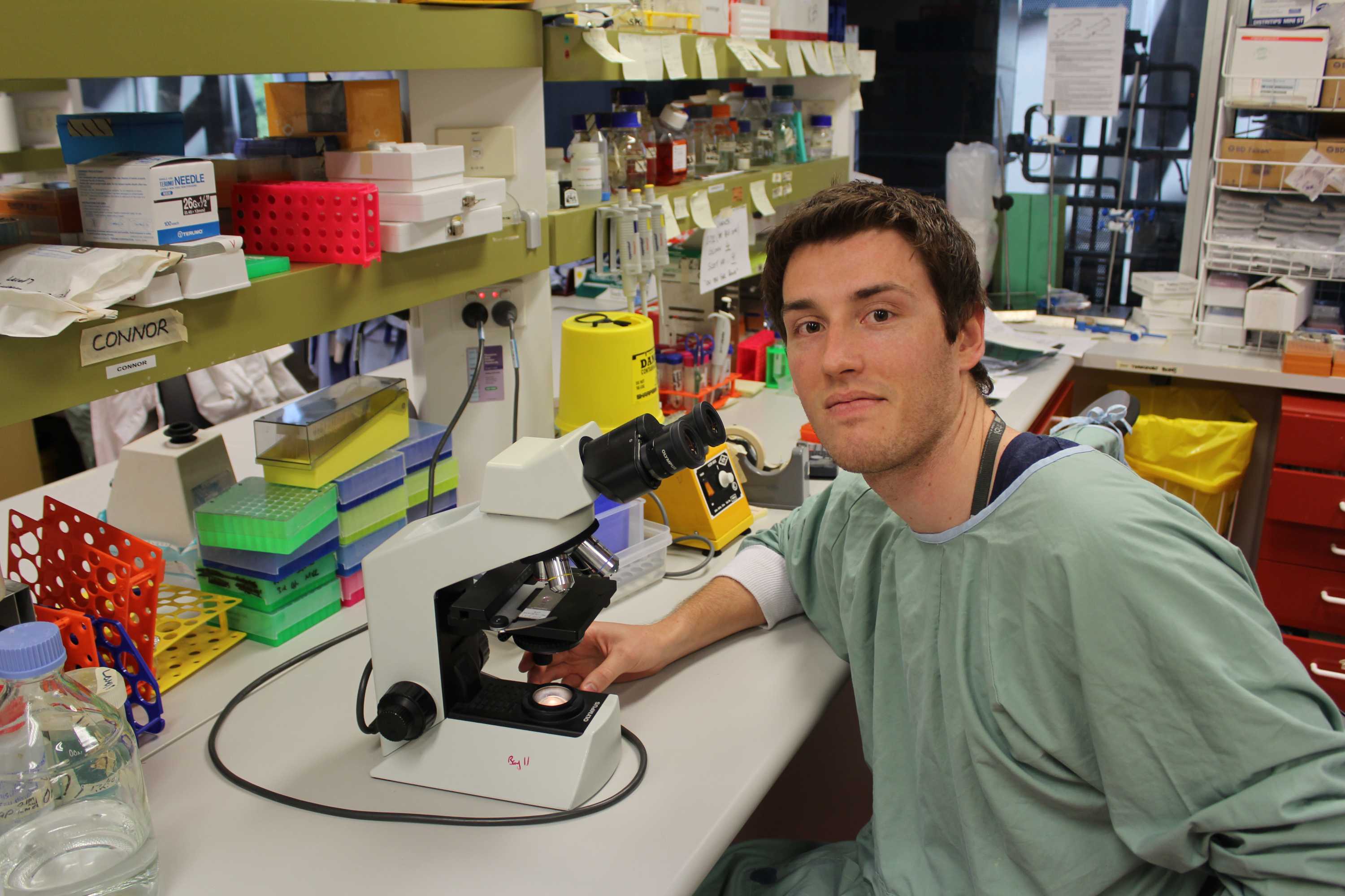 Queenslander named top science student for chlamydia research - ABC News