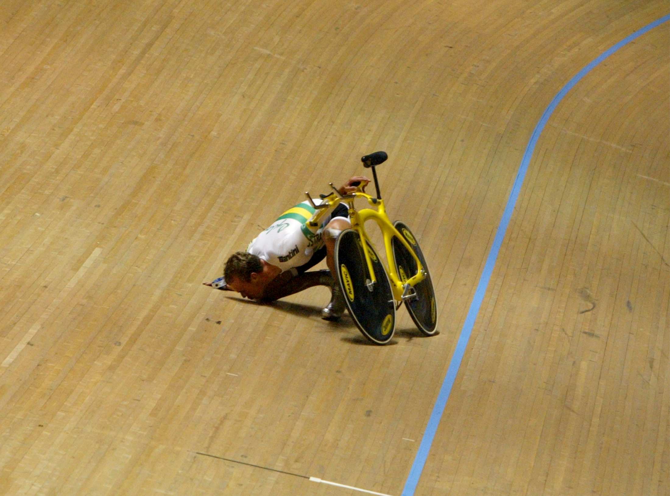 Tributes flow for champion cyclist Stephen Wooldridge - ABC Radio