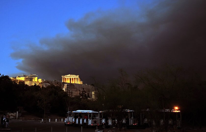 Bushfire inferno blazes near Athens - ABC News