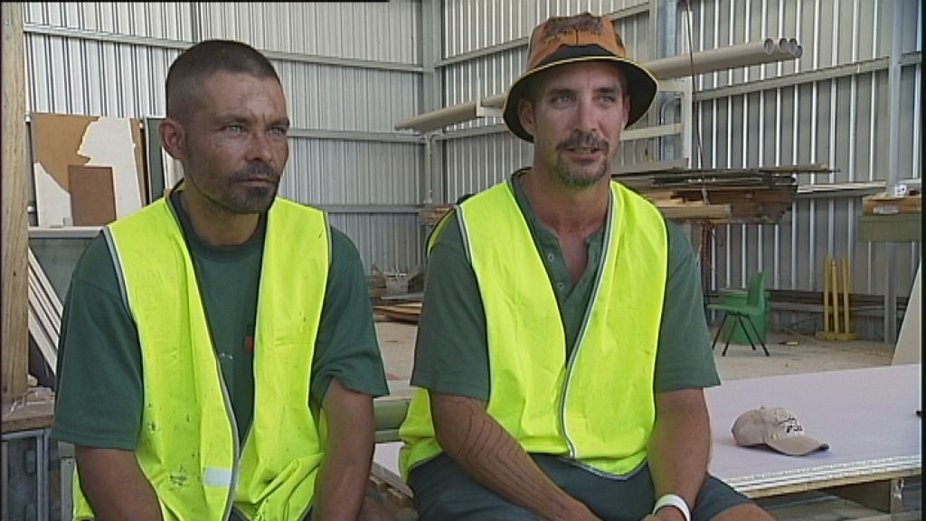 Aboriginal prisoners build homes for outback communities to improve ...