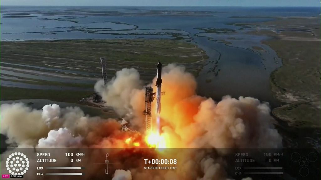 SpaceX aborts Starship booster catch in an ocean splashdown - ABC News