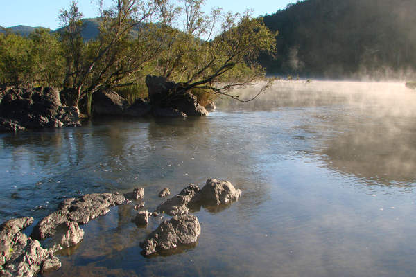 Iron canoes and chasing turtles on the mighty Clarence - ABC News