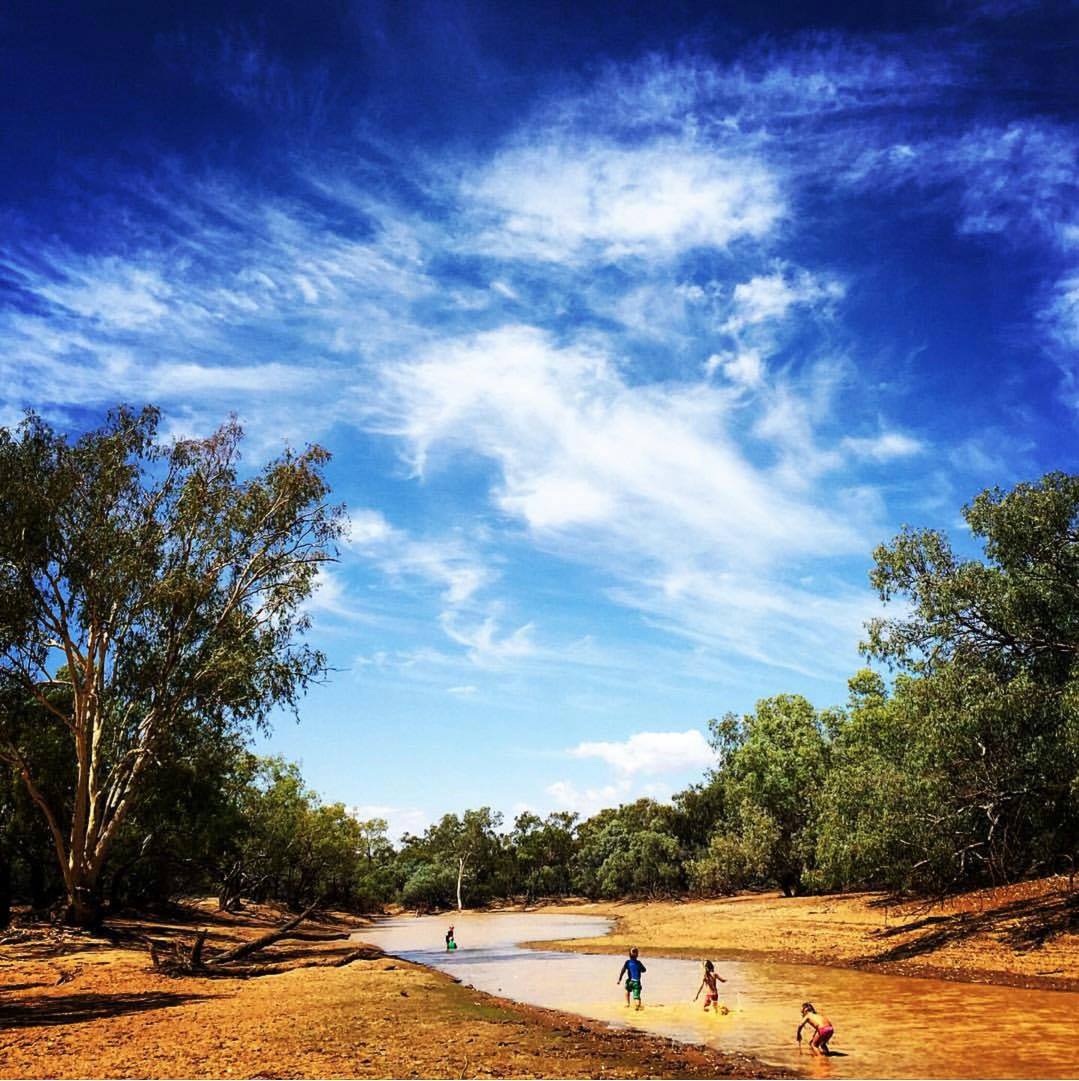 Outback tourism group renews push to get more families on the road ...