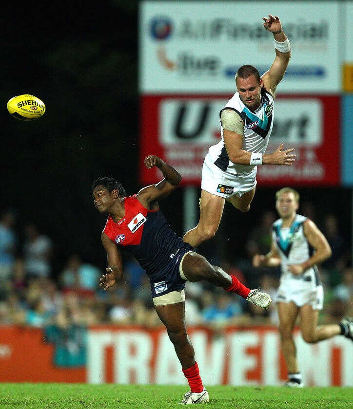 Desperate Dees win Darwin thriller - ABC News