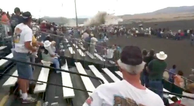 Mass casualties as plane crashes at US air show - ABC News