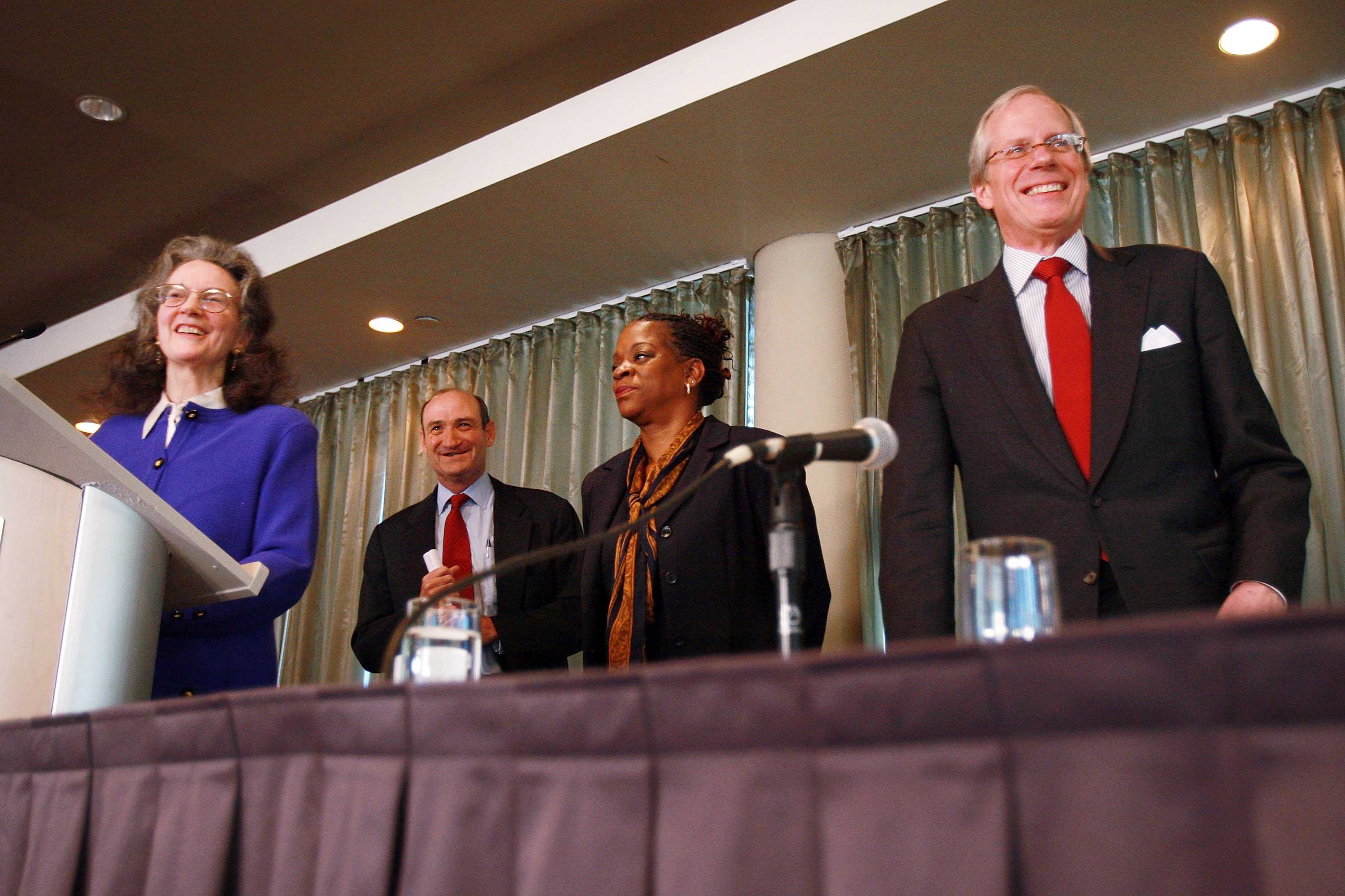 Oil giant Rockefeller family moves from fossil fuels to clean energy ...