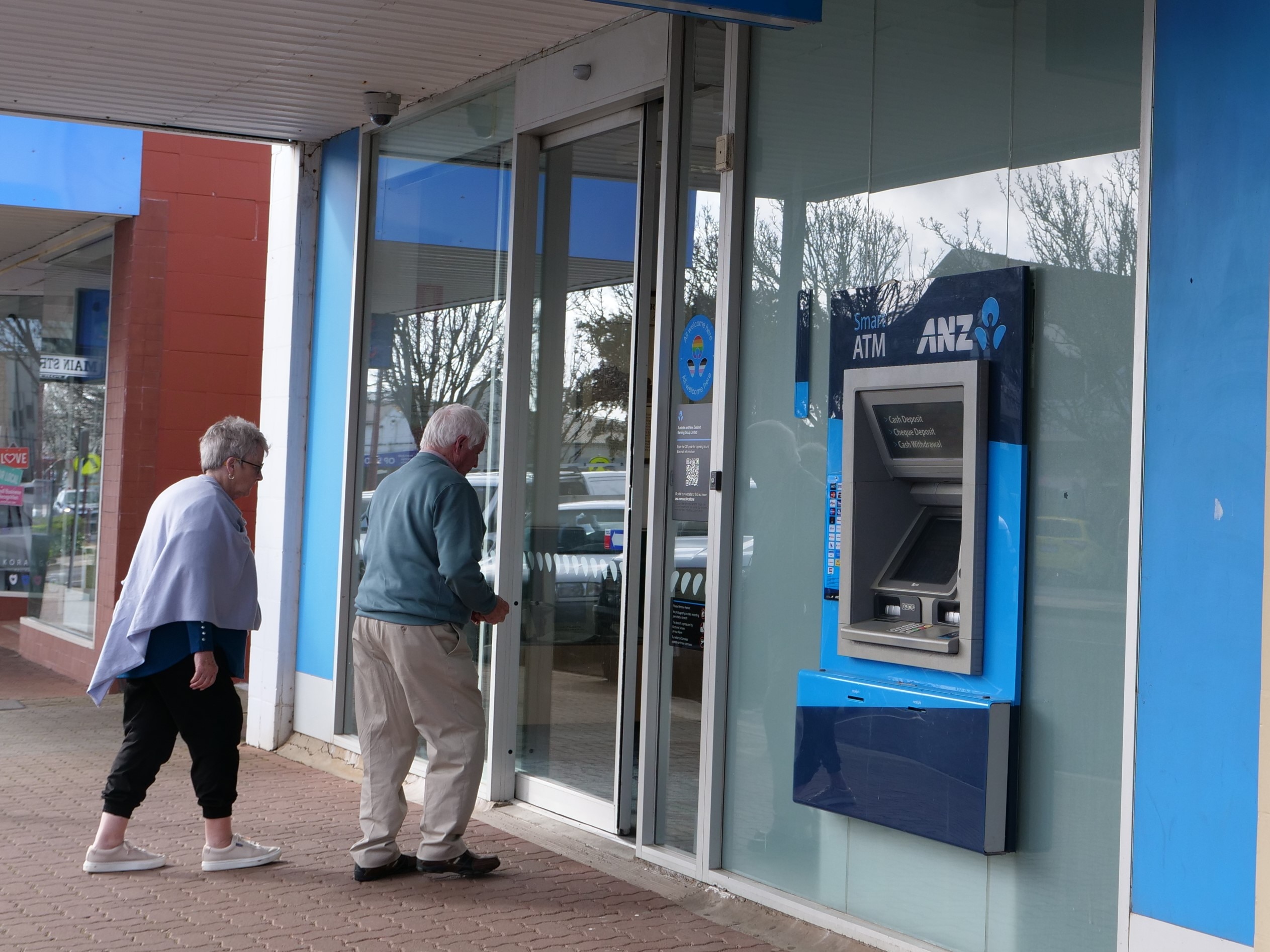 Big Four banks to keep their regional branches open until at least mid ...