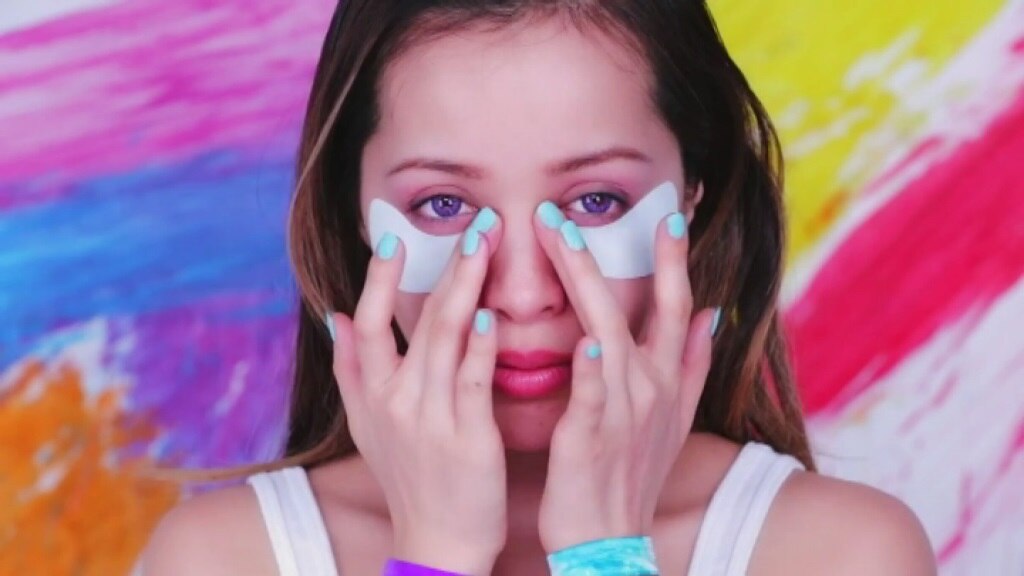 Fashion and beauty video bloggers cash in spruiking products to ...