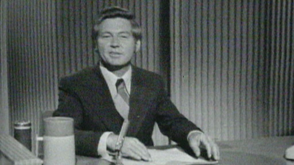 Pioneer of Australian TV Journalism, Bill Peach dies - ABC News