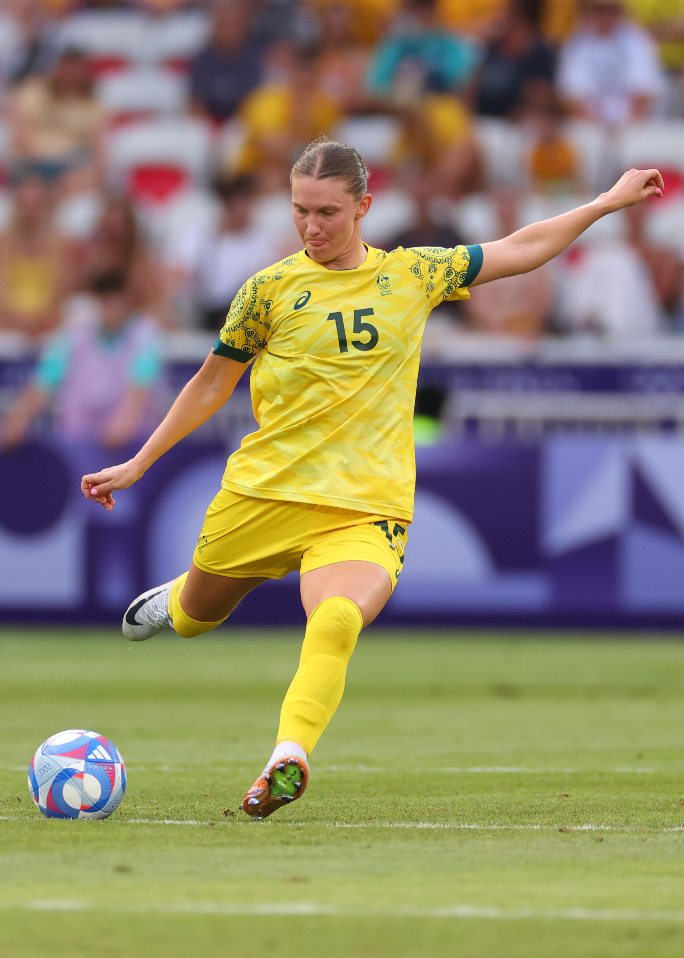 Matildas star Clare Hunt signs three-year deal with Tottenham Hotspur ...