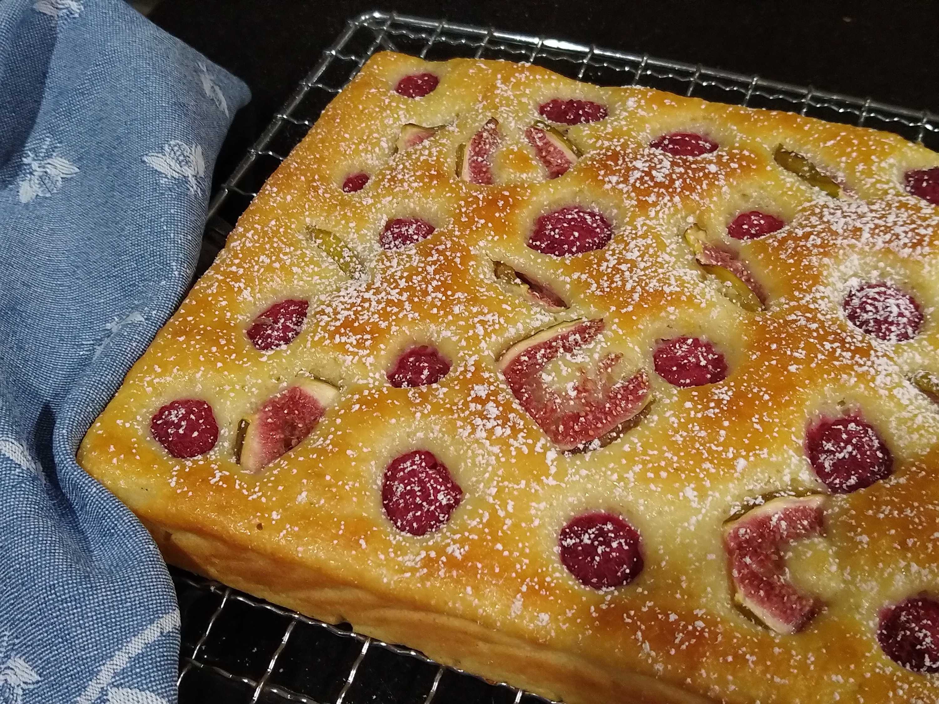 Fig and Raspberry tray cake - ABC News