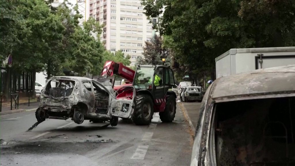 Scenes of destruction after fourth night of Paris riots - ABC News