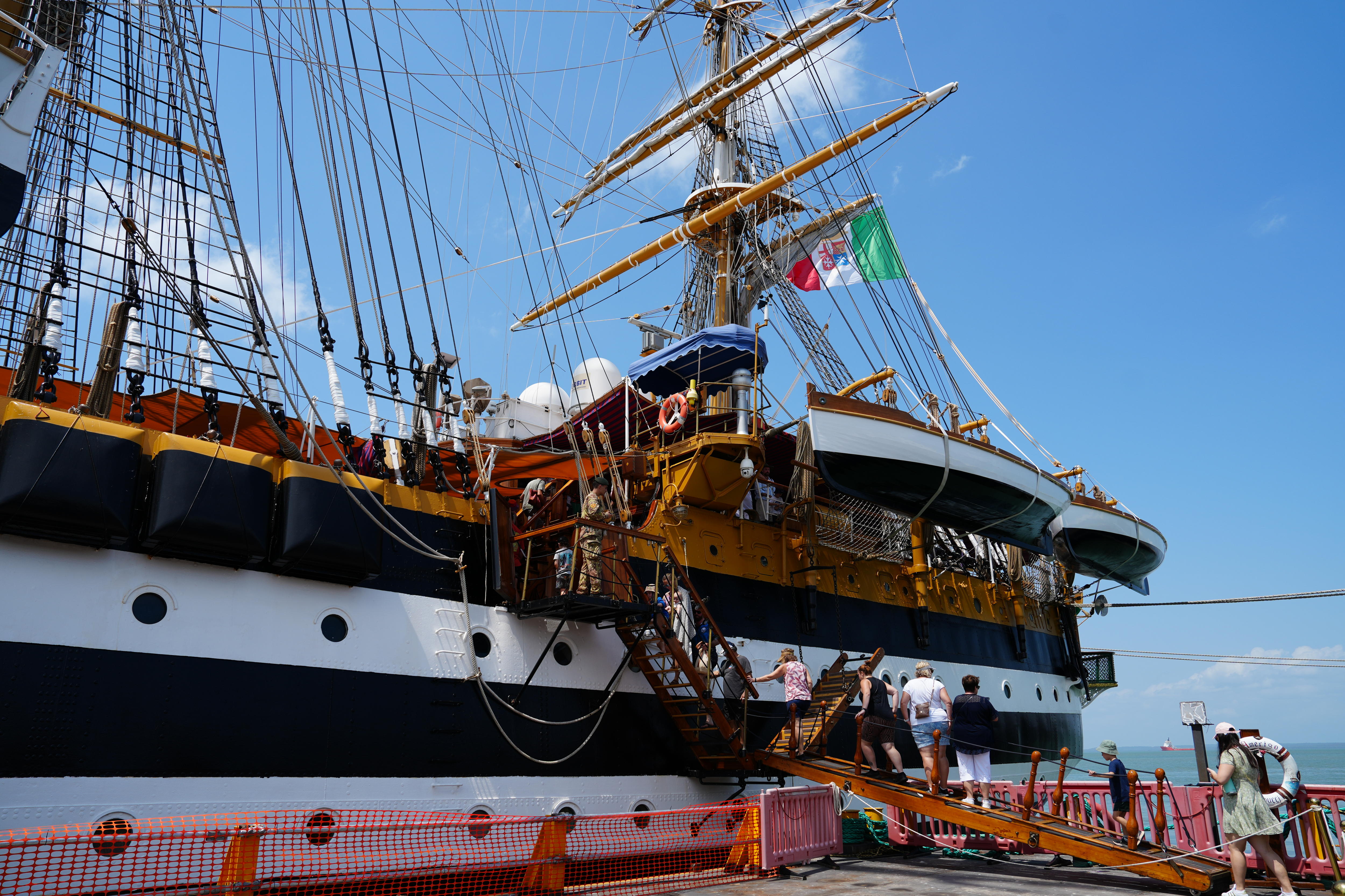Italian navy ship Amerigo Vespucci docks in Darwin, as Rome flags ...