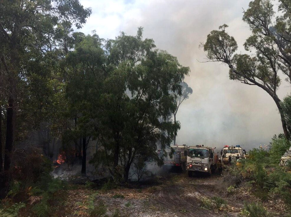 WA bushfires: Wind change pushing fire towards Northcliffe; Hotham fire ...