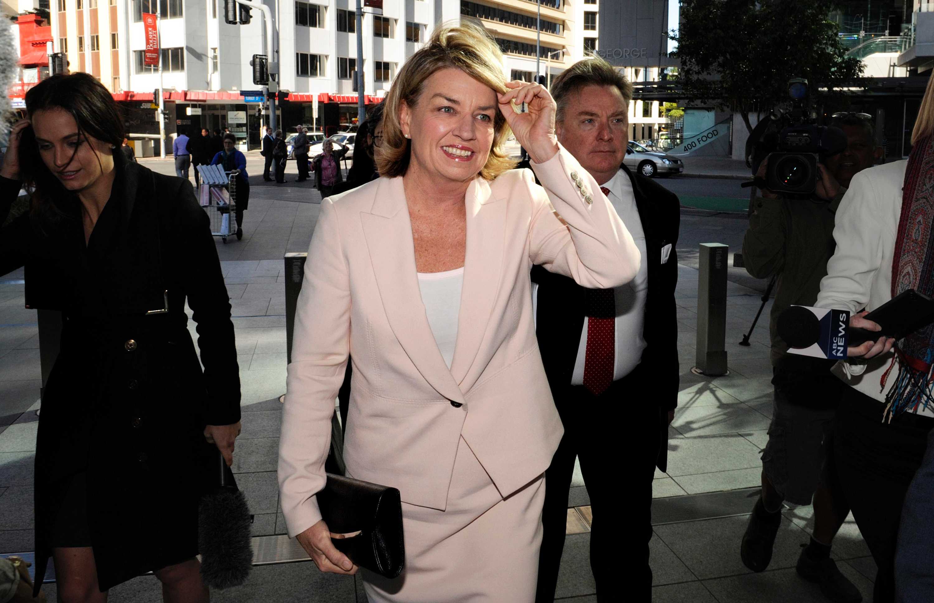 Former premier Anna Bligh fronts Qld Health payroll inquiry - ABC News