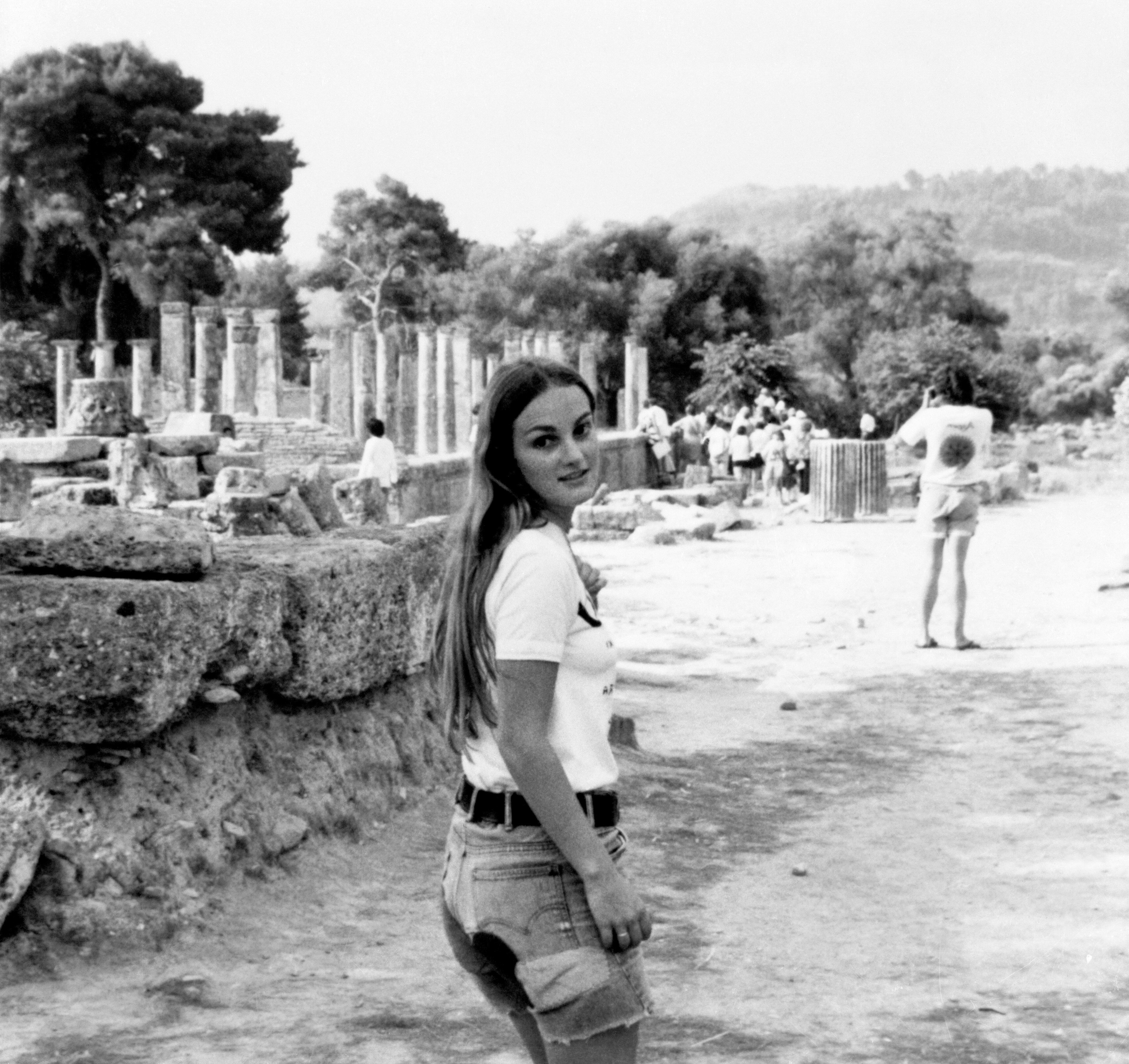 Patty Hearst was an American heiress kidnapped by left-wing guerrillas ...