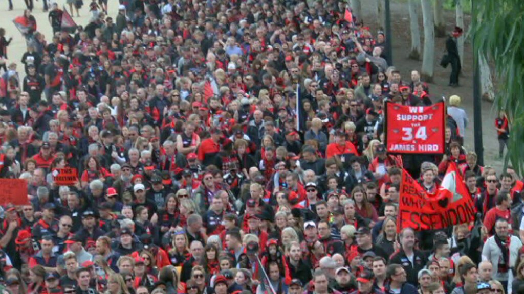 Essendon fans 'make a stand' in support of banned players - ABC News
