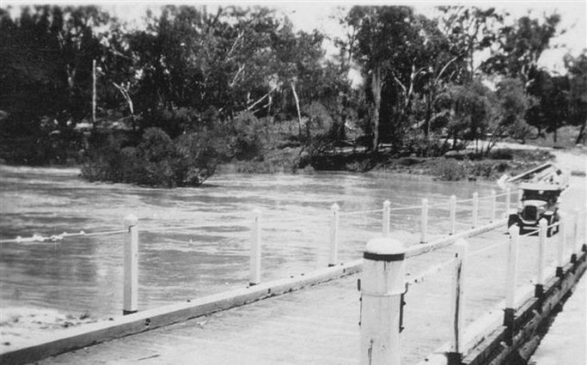 Town pushes for flood-proof bridge - ABC News