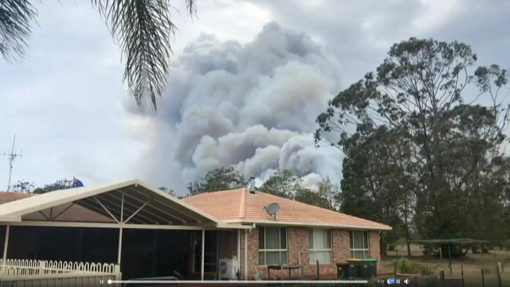 Bushfire threatens homes north of Forster-Toncurry - ABC News