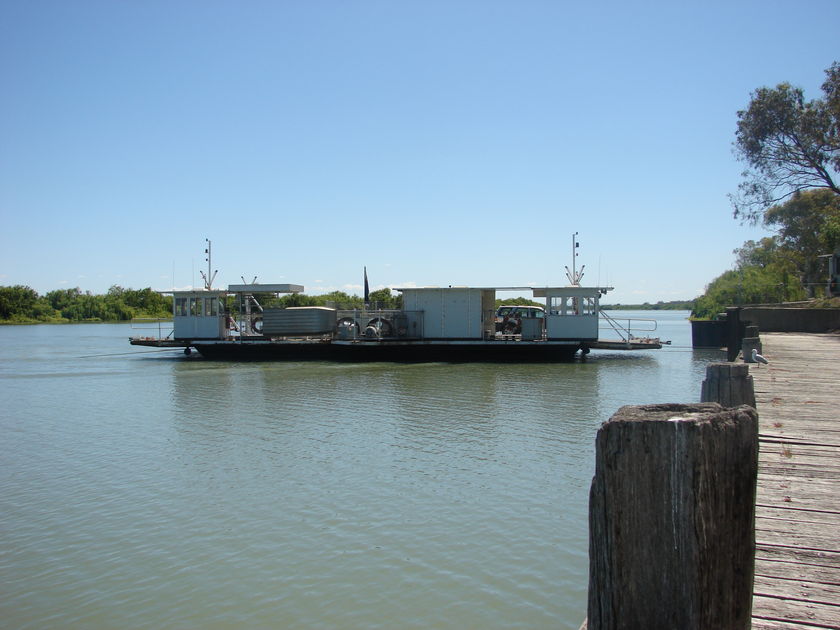 Lower Murray weir works starting - ABC News