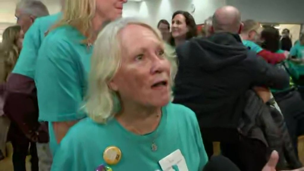 'Teal' independent supporters on Zoe Daniel's win - ABC News