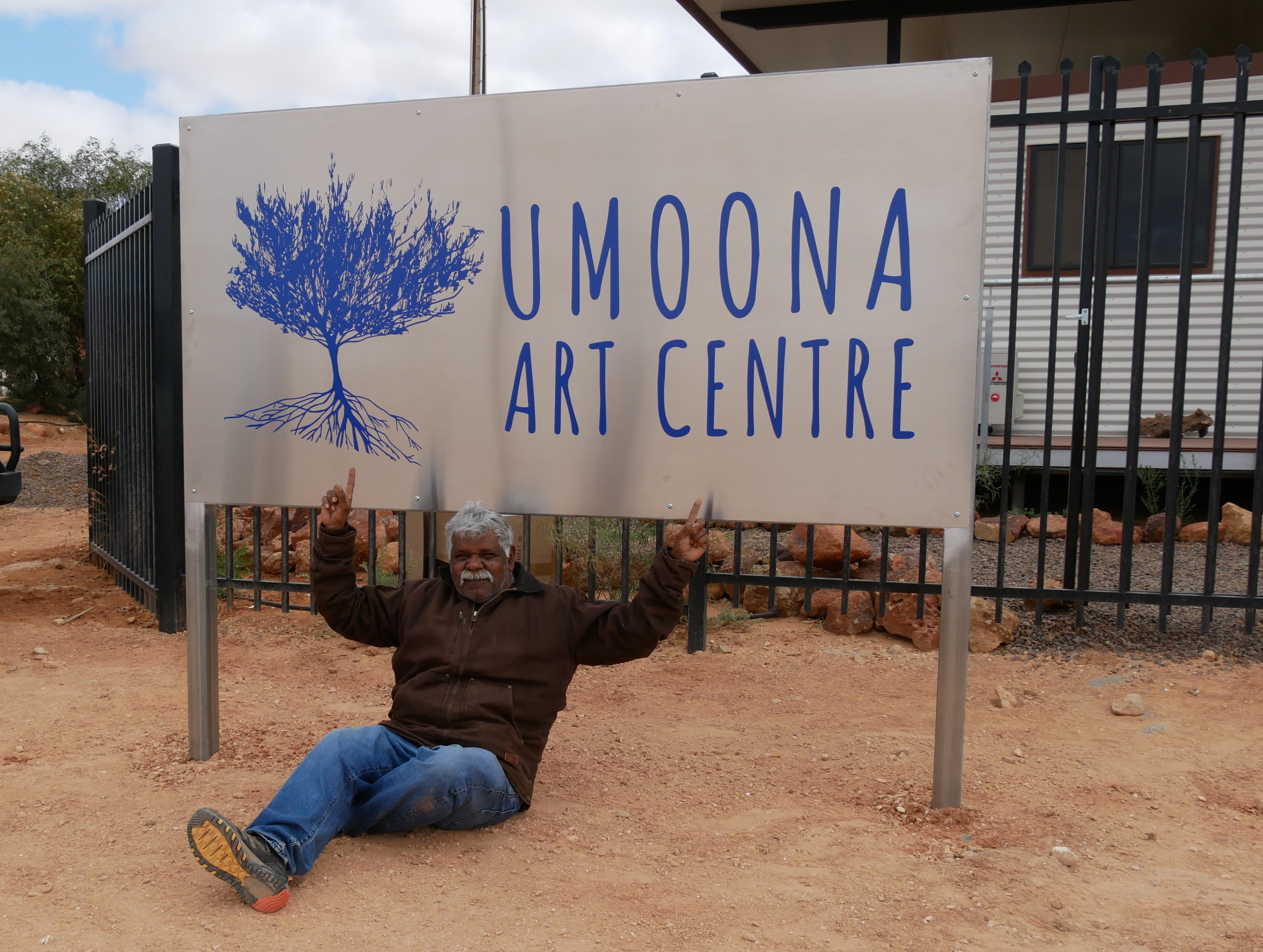 Permanent Aboriginal art centre in Umoona, near Coober Pedy, opens ...