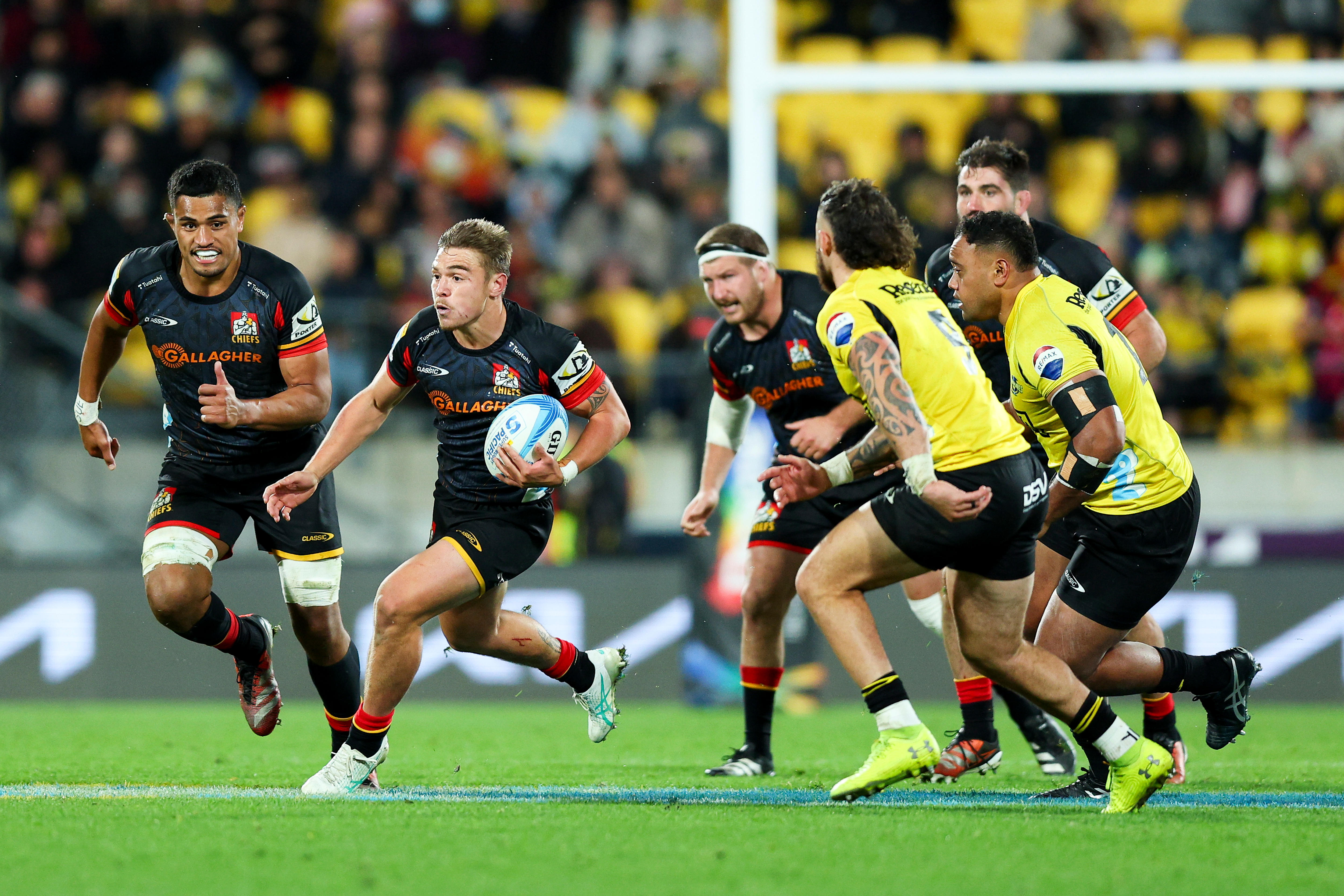 Chiefs shock the Hurricanes with 30-19 victory to set up Super Rugby ...