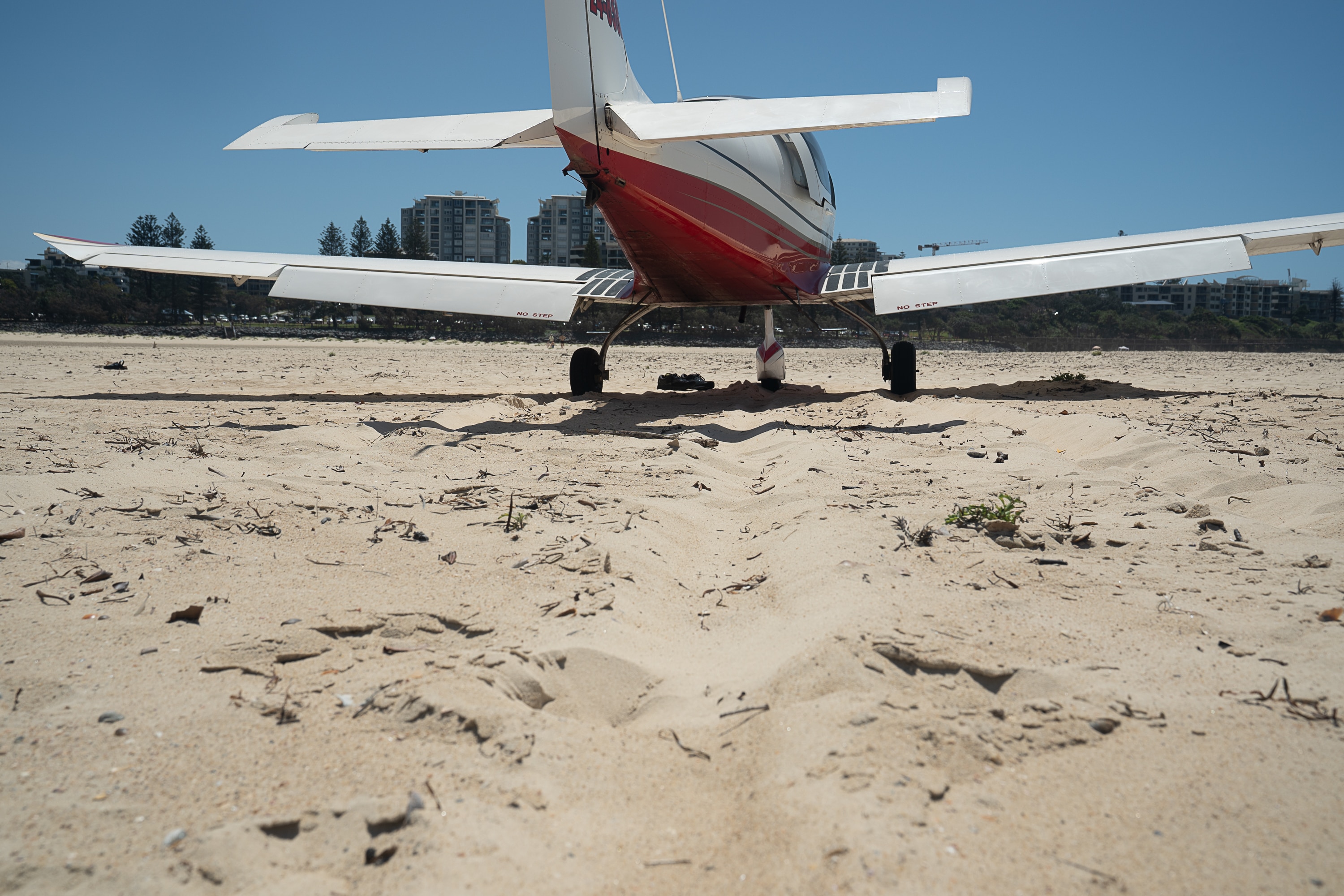 Light plane makes perfect landing on Sunshine Coast beach after ...