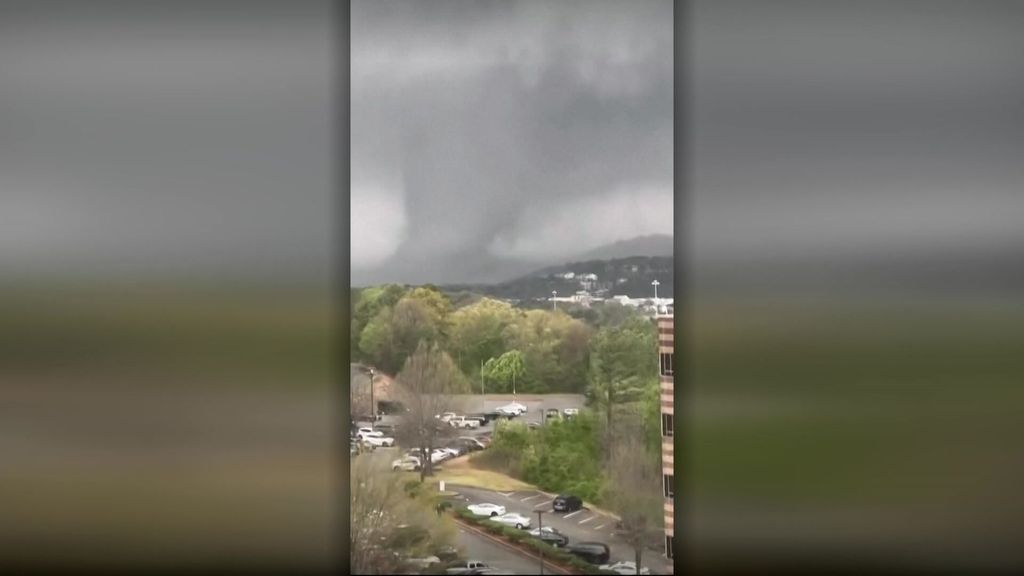 Wild footage emerges as deadly tornadoes hit cities across the US - ABC ...