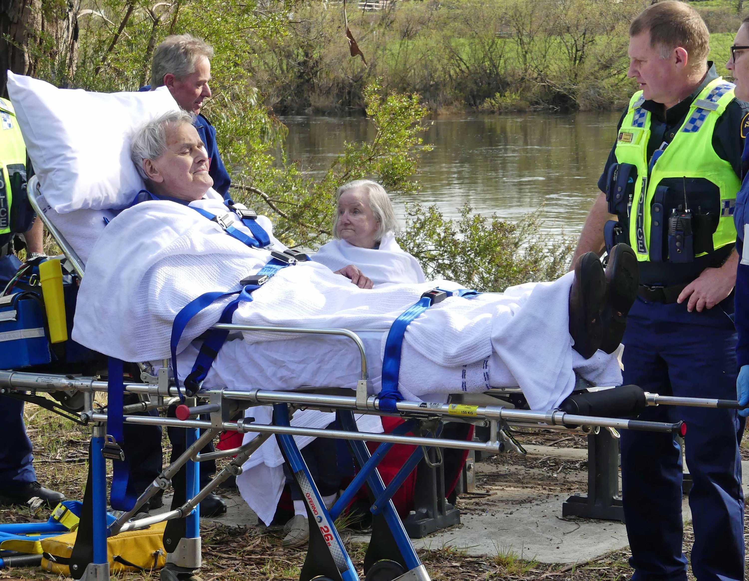 Missing elderly couple with dementia found alive in southern Tasmania - ABC News