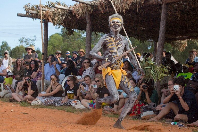 Garma: Gupapuyngu tribe close festival with Sugarman dreamtime story ...