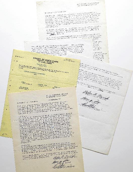 Apple contract nets $1.6m at auction - ABC News