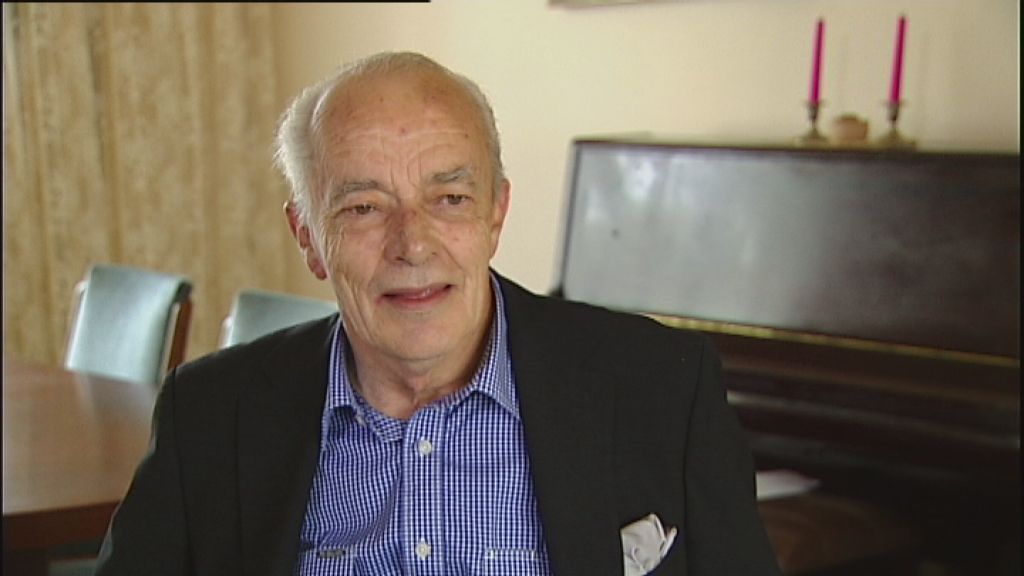 Remembering legendary journalist and writer Les Carlyon - ABC listen