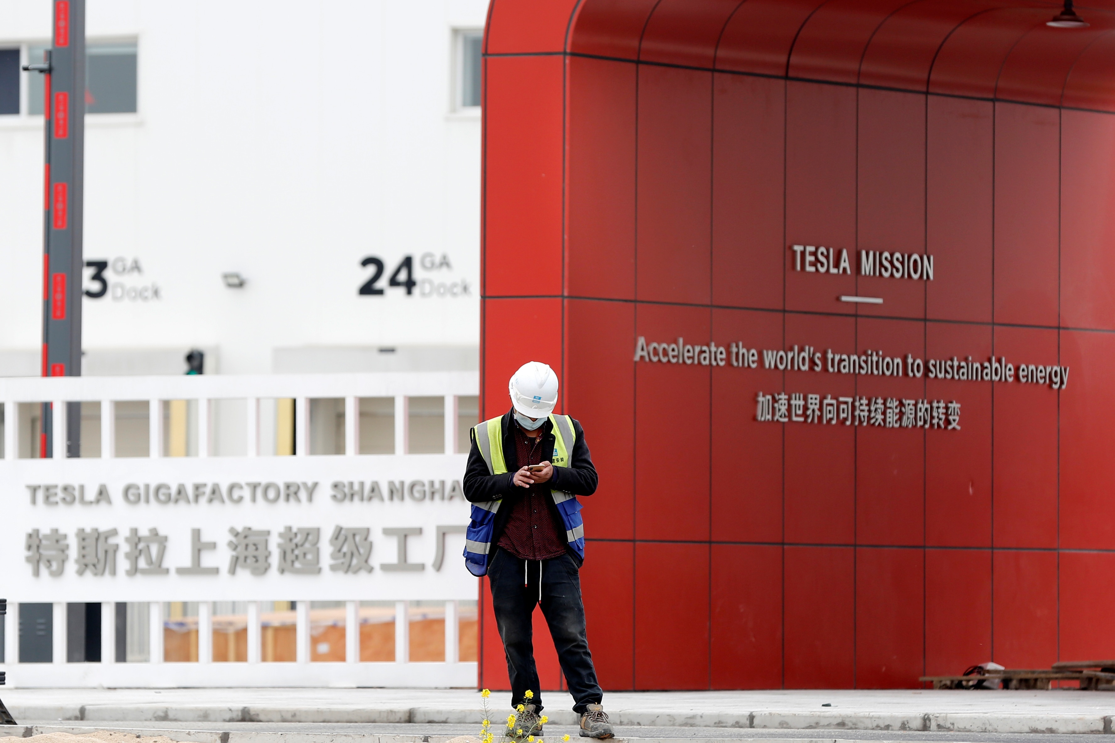 Tesla and other EV-manufacturers hard-hit by China's COVID lockdowns ...