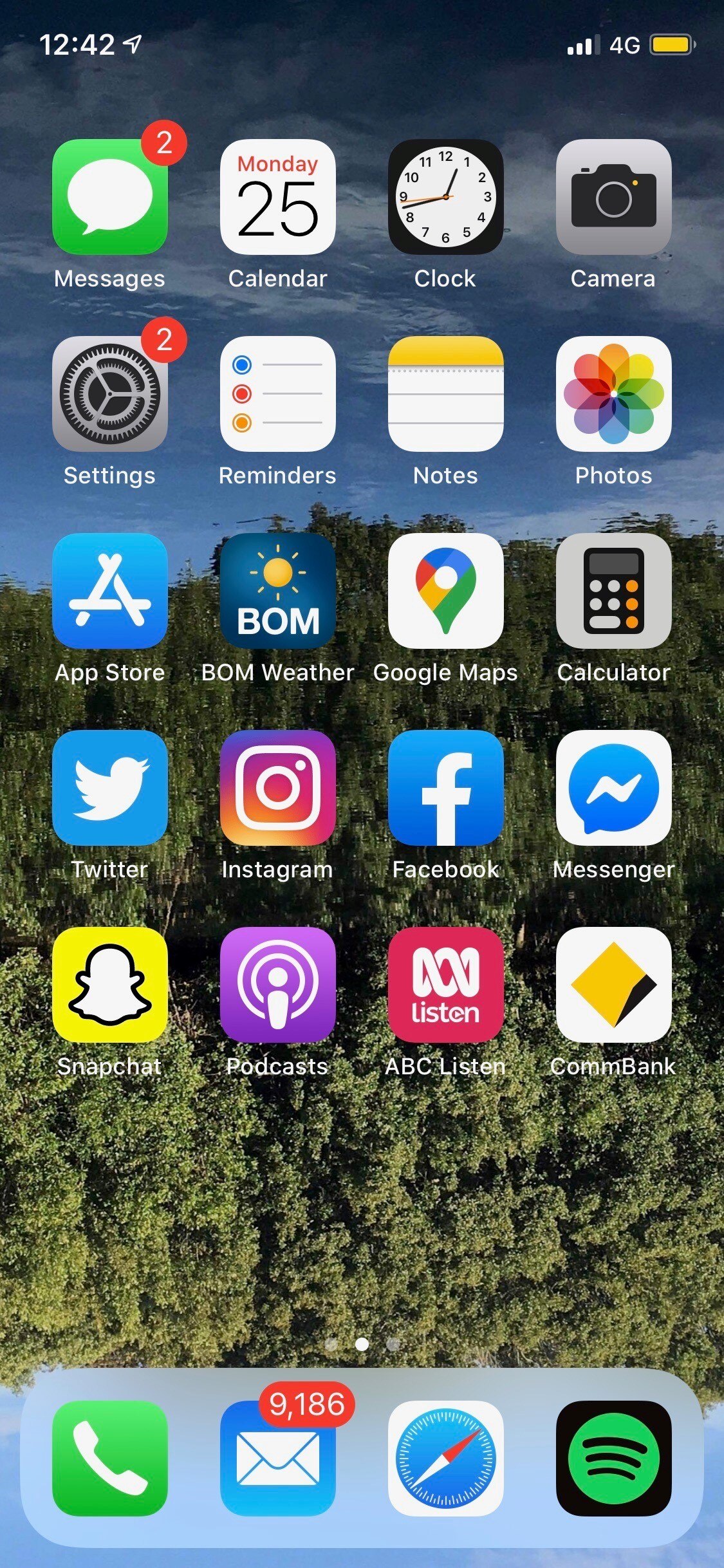 Here's how to tidy your thousands of unread emails - ABC listen