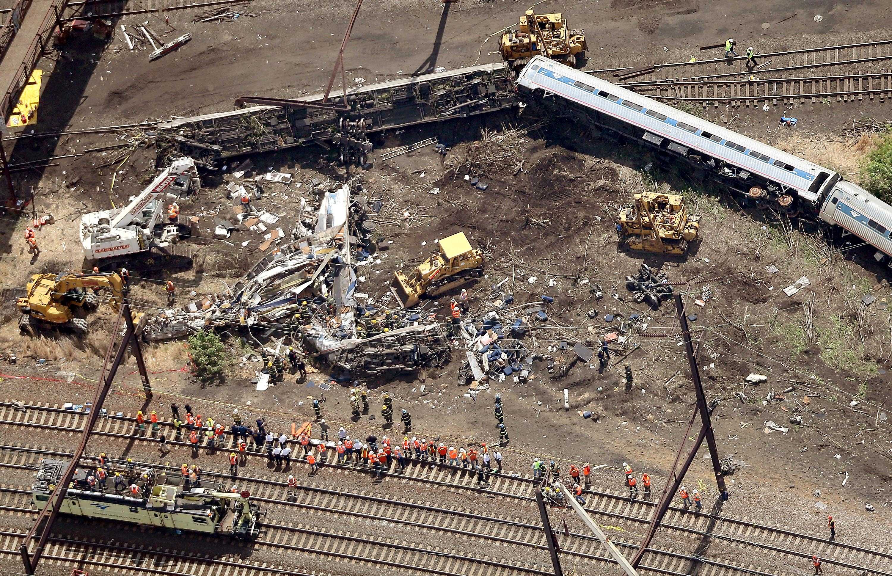Philadelphia train derailment: Death toll rises to seven, investigators ...