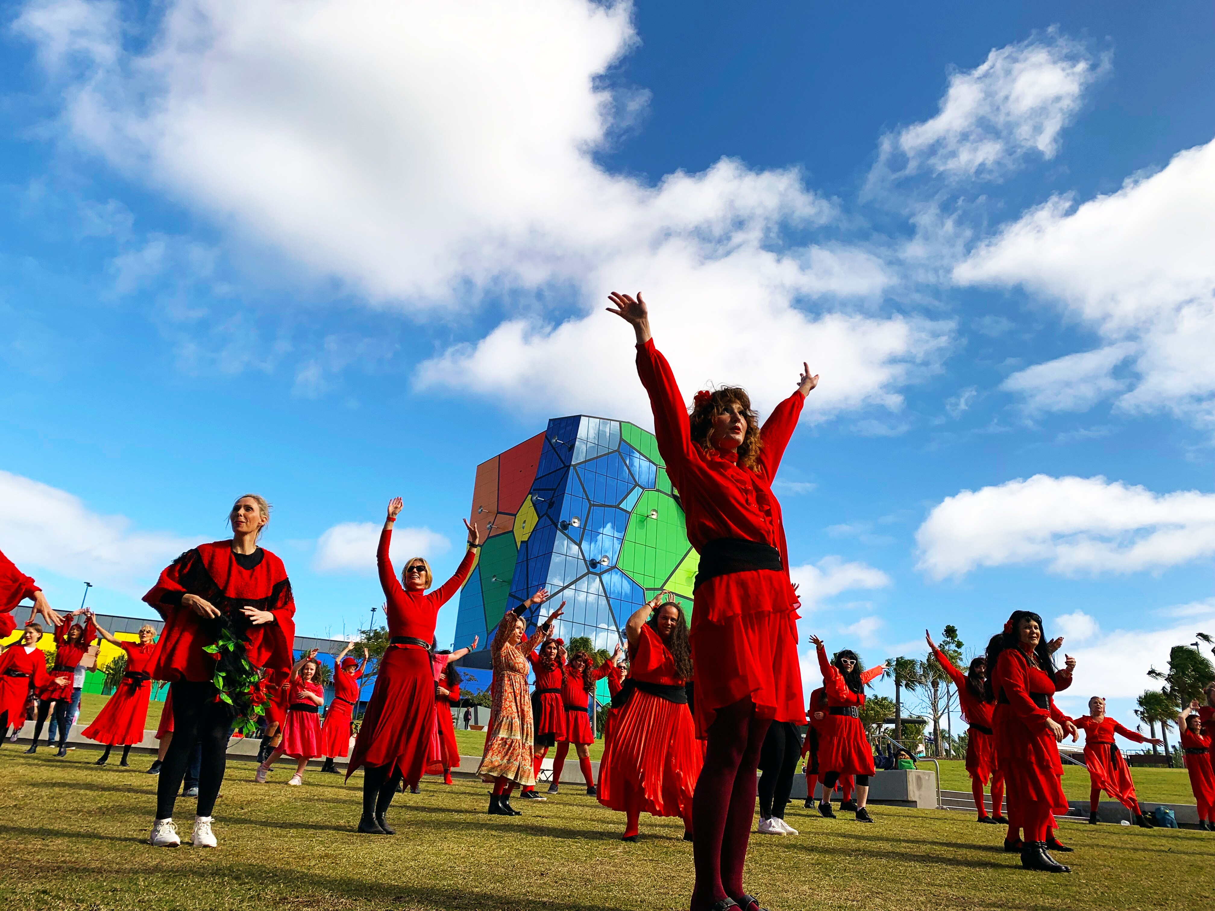 Kate Bush fans celebrate 'icon' through dance while running down hill ...