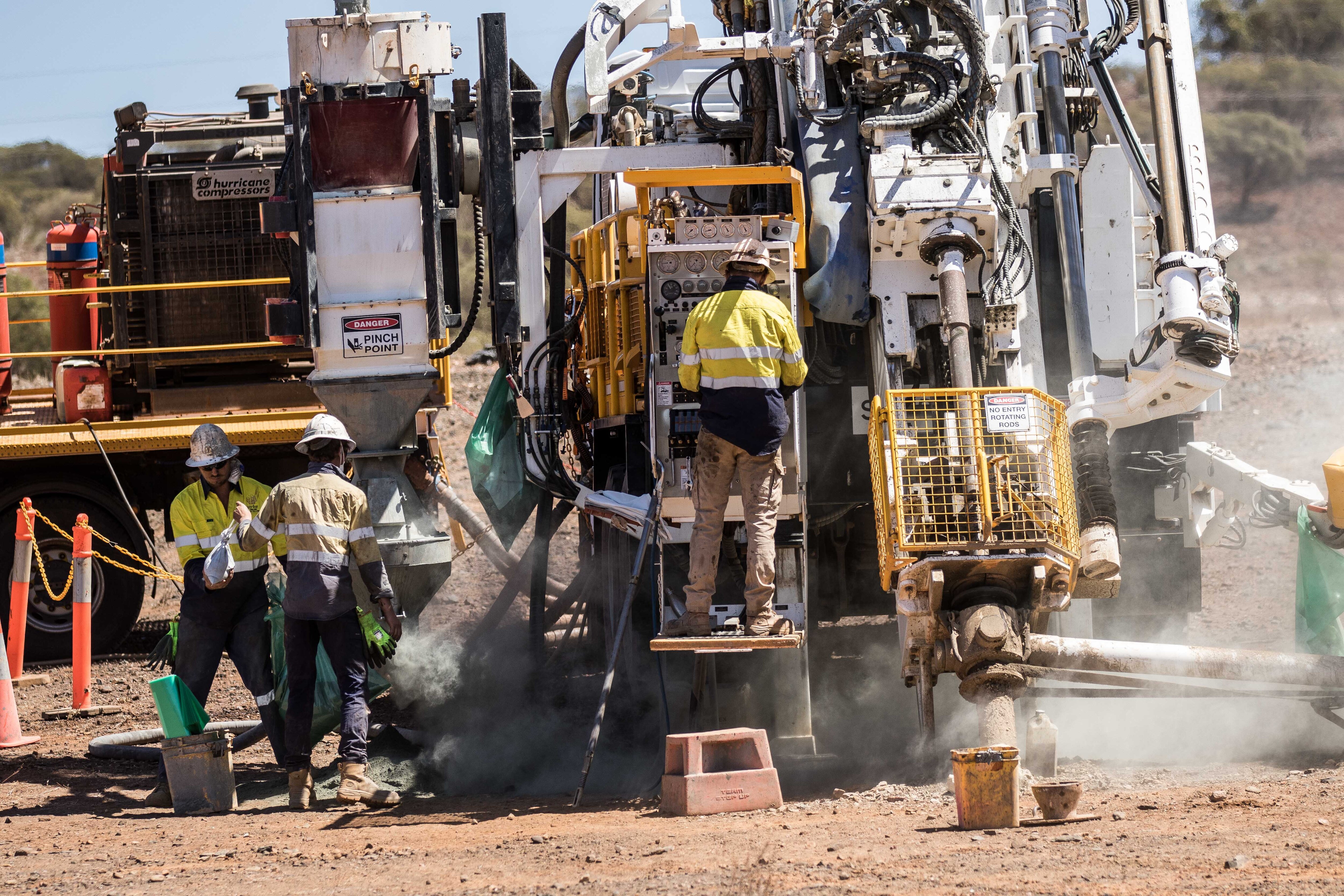 Mining company Lefroy Exploration trials hessian and paper bags for ...