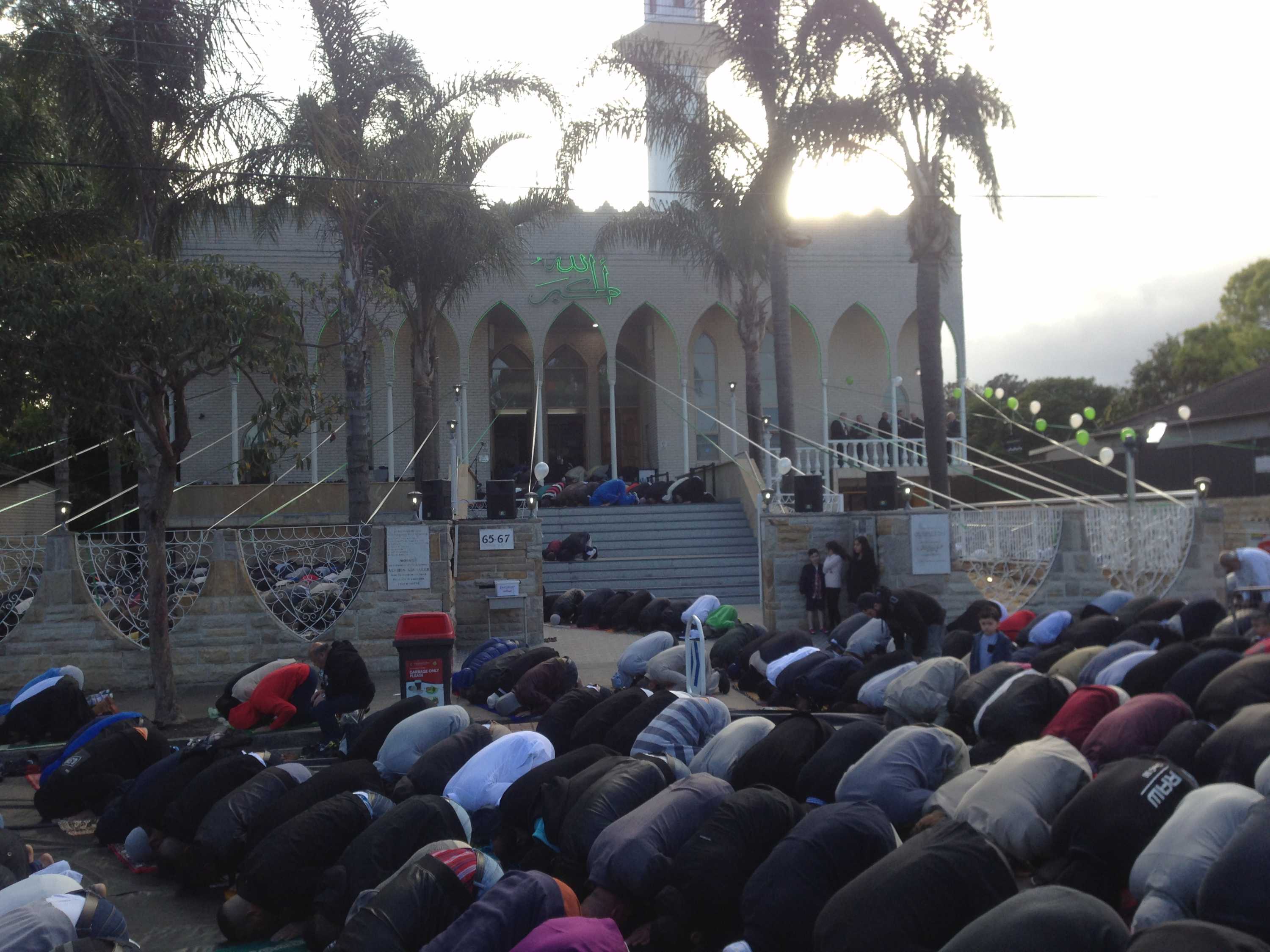 Muslims gather in Sydney to celebrate Eid al-Adha - ABC News